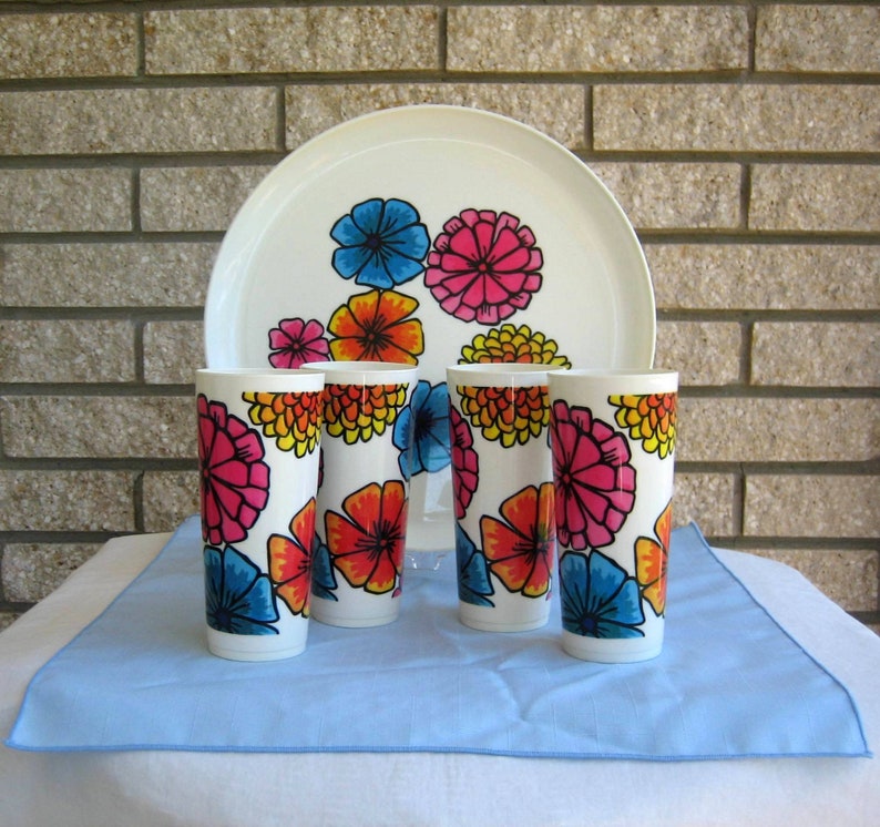 Vintage 1969 Flower Power Mid Century Deka Plastics round tray | Etsy